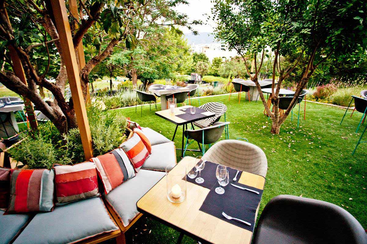 Οι κρυμμένες αυλές των Αθηνών | DOC TV | documenting everyday life