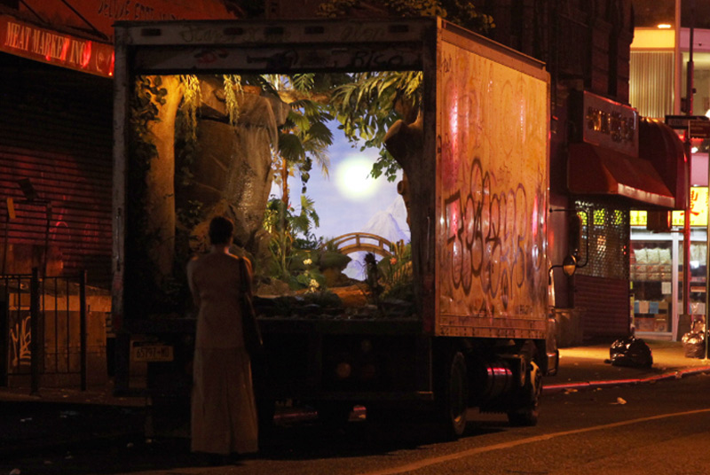 ΓΚΑΛΕΡΙ: Ο Banksy ζωγραφίζει τη Ν. Υόρκη | DOC TV | documenting ...